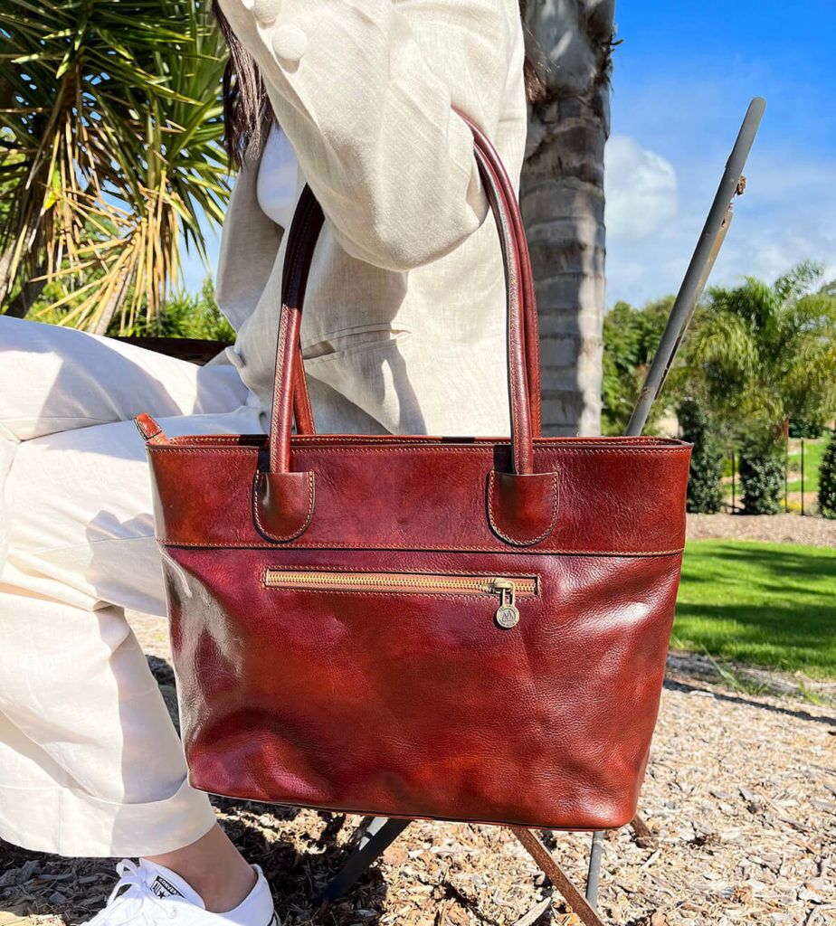Leather Bags NZ - Handcrafted Italian Leather Handbags, Backpacks & Wallets